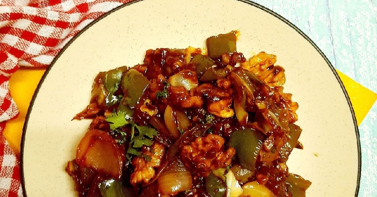 Walnut Schezwan Stir Fry Recipe by Neha Malhotra - Cookpad