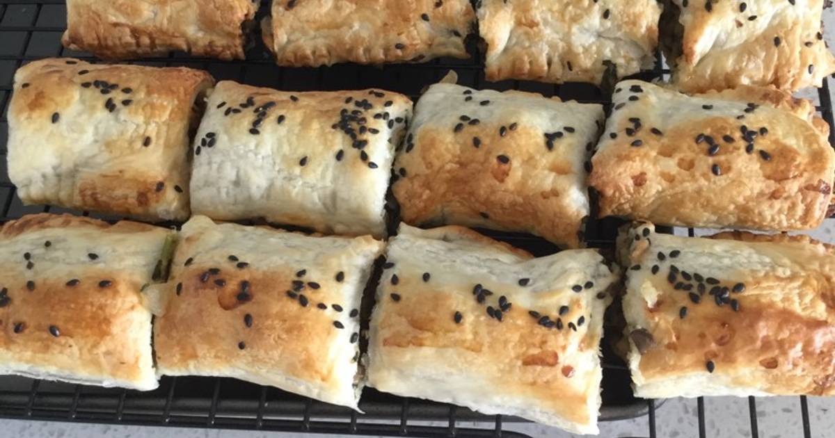 Vegan Mushroom Rolls Recipe by Bronniec - Cookpad