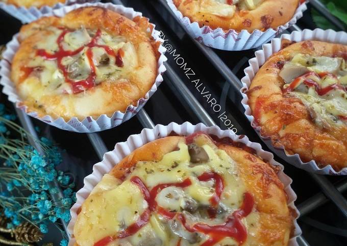 Resep Roti pizza mini oleh dewi momz alvaro - Cookpad