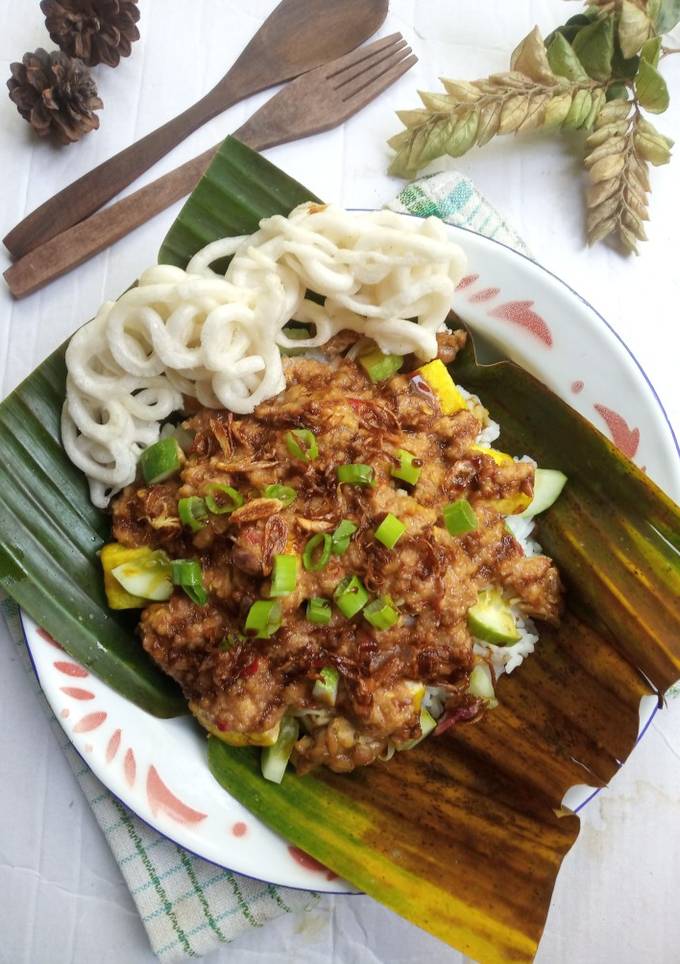 Resep Nasi Lengko Khas Cirebon oleh Meieka - Cookpad