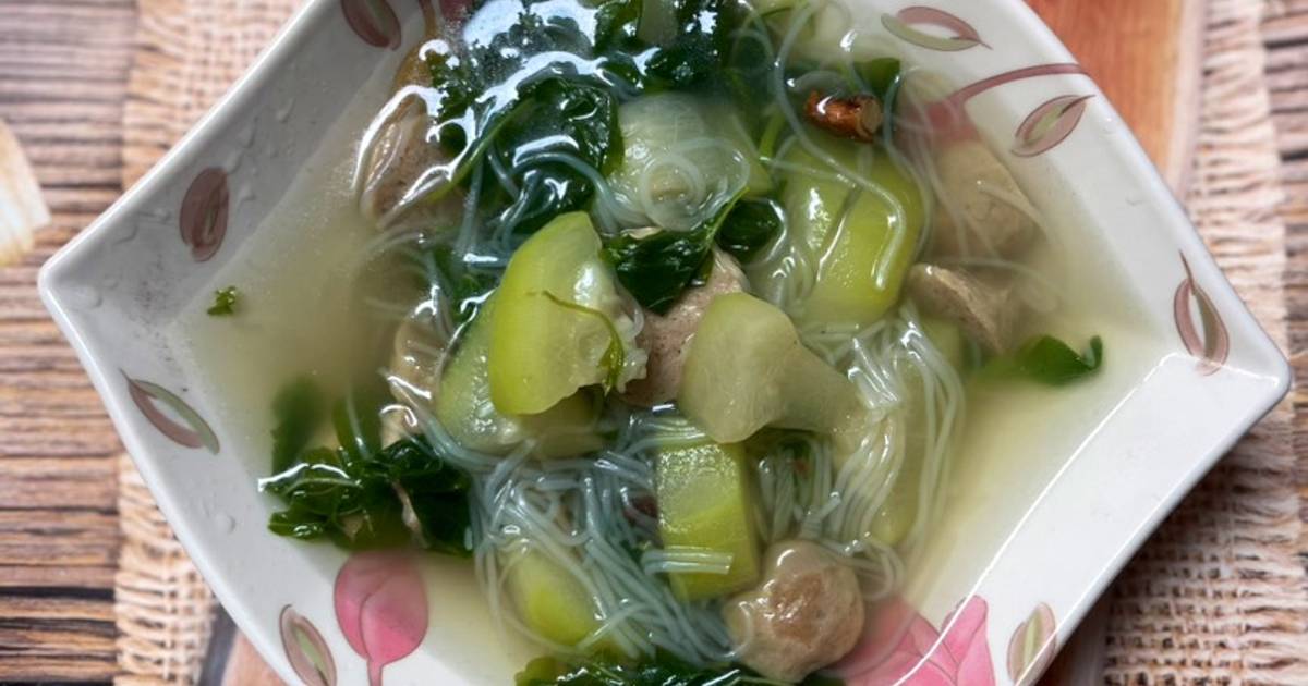Resep Sayur bening bayam Labu air oleh Roro Woelan - Cookpad