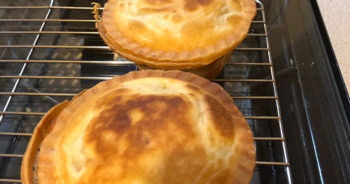 Hunters Chicken Pies Recipe by Vic Gardner - Cookpad