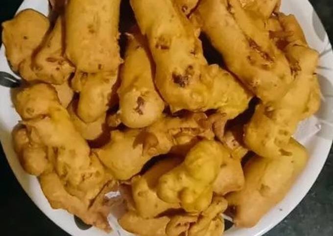 Crispy Green Chilli Pakora/Mirchi Vada Recipe by Sarita Srivastava ...