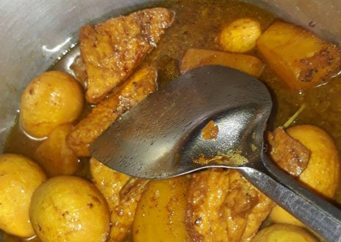 Resep Semur Telur, kentang dan tahu oleh Mitha 80 - Cookpad