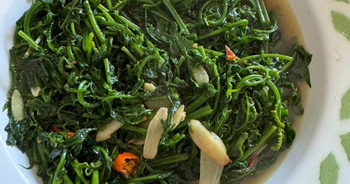 Resep Tumis sayur pakis simple oleh Margareth Juniarti - Cookpad