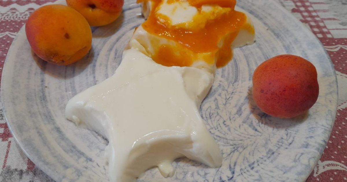 Ricetta Panna Cotta All'albicocca di Lucia Tolfo - Cookpad