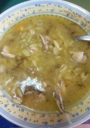 Σούπα με κοτόπουλο 🐔και λαχανικά 🥕🥔🧅🫛 Συνταγή από τον/την ouraniaxira ...