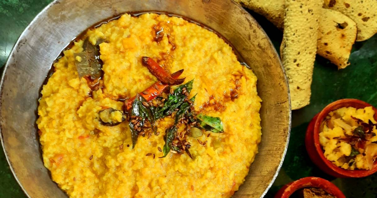 Mung Daal Khichdi or Bhog Khichdi Recipe by Swati Keshri 👩‍🍳 - Cookpad