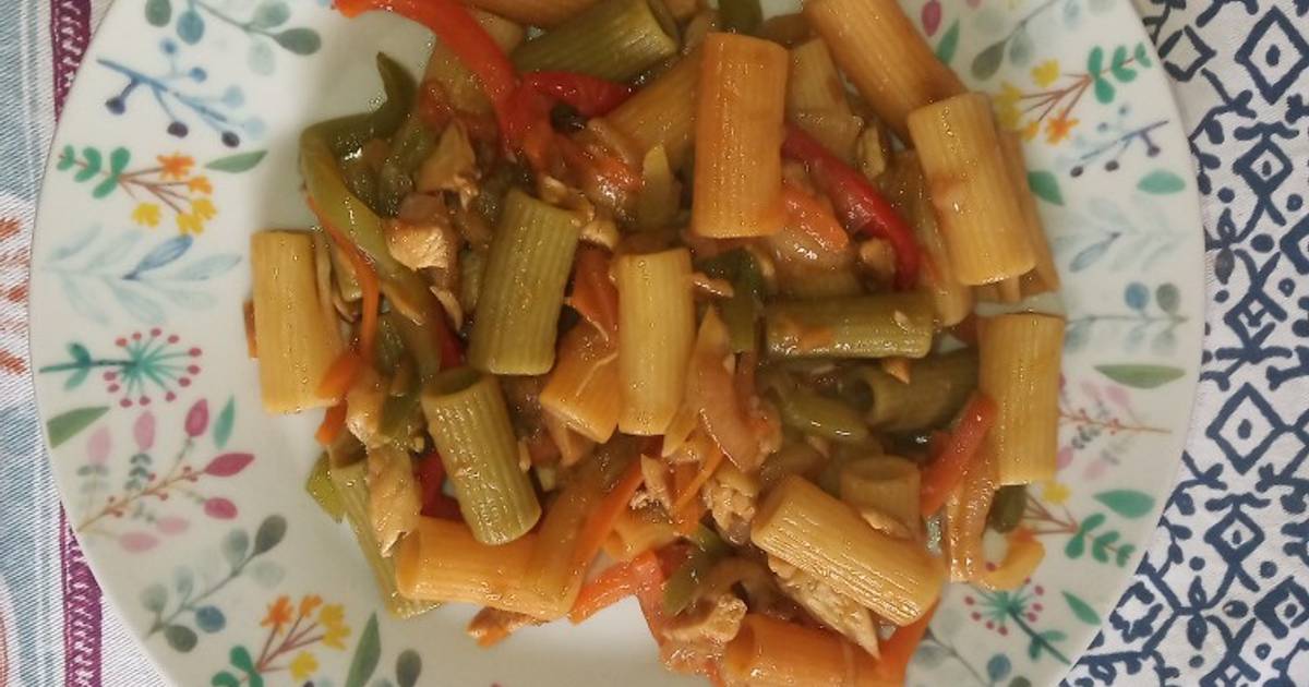 ~Pasta de colores con pollo y verduras~ Receta de Asun B.- Cookpad