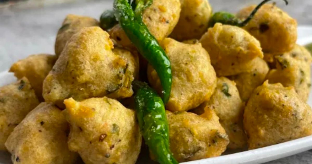 Moong Dal Pakora Recipe by Jayashree Kumbhakar - Cookpad