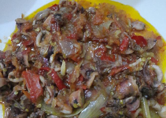 Resep Baby Cumi Balado oleh Asmaul Husna - Cookpad