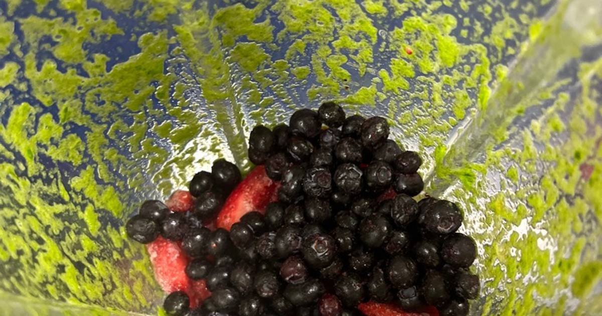 39 easy and tasty berries and spinach smoothie recipes by home cooks ...