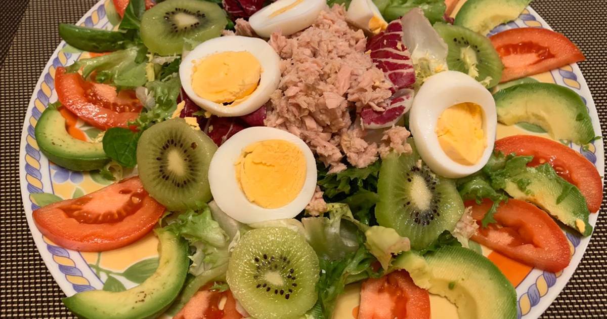 Ensalada de kiwi, aguacate, atún y huevo Receta de carmen navarro ...