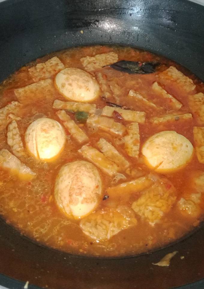 Resep Tempe dan telur kuah kuning oleh Nuri jelni - Cookpad