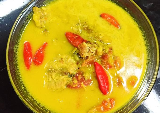 Resep Ikan mas kuah kuning🐠🥘 oleh dapur adell 🌼 - Cookpad