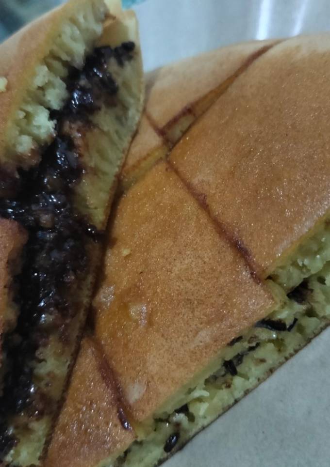 Resep Terang bulan (martabak manis) oleh Gusti Meitesya Anzelia - Cookpad