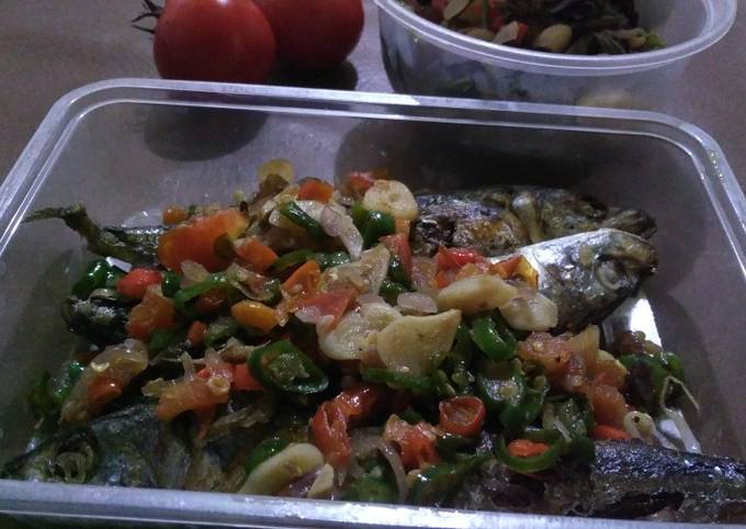 Resep Ikan peda goreng cabai (Menu Berbuka) oleh Dapur Lintang - Cookpad