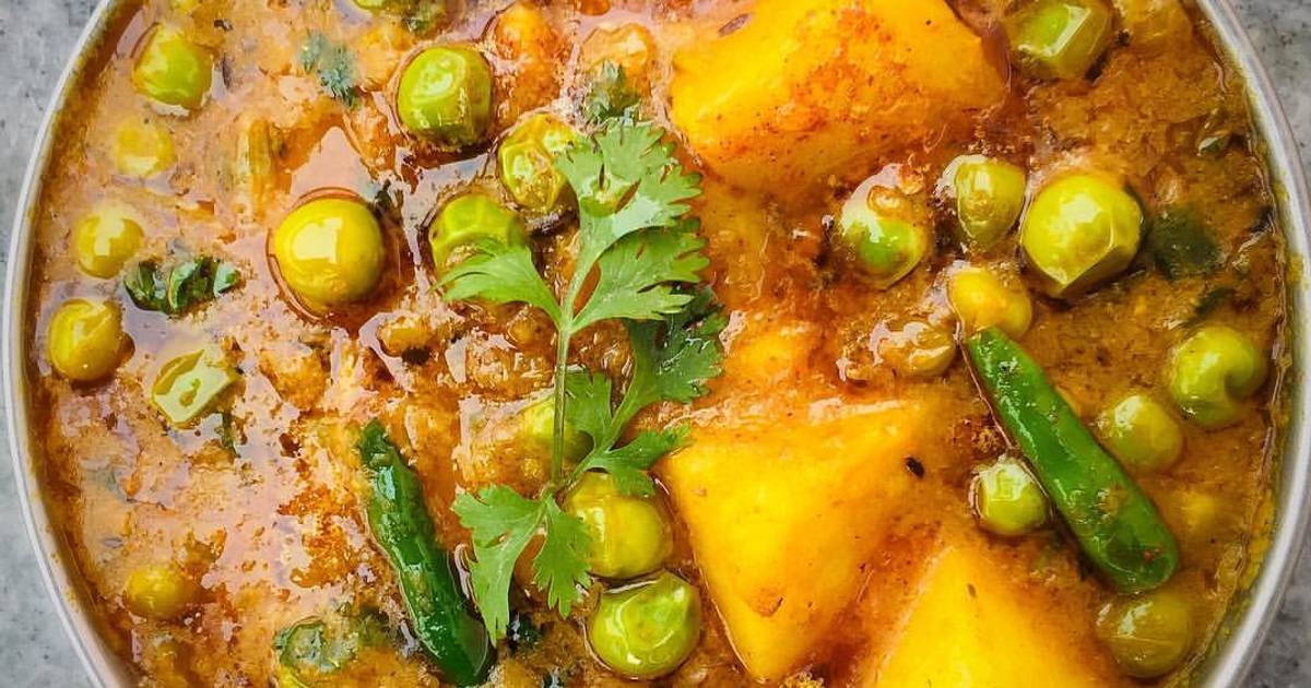 Aloo matar Recipe by sofaridabad official - Cookpad
