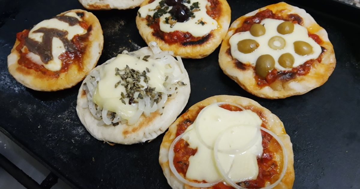 Pizzetas En "Plancheta" Receta de Maria Beatriz Perez- Cookpad
