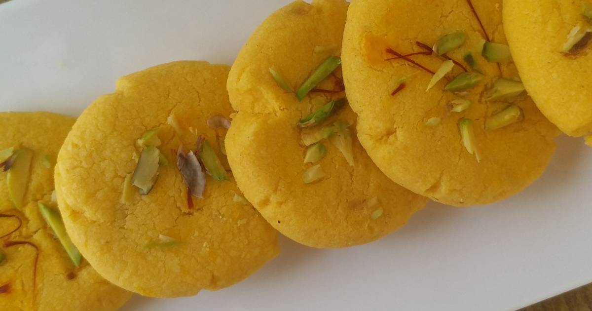 Kesar pista cookies Recipe by Rajni Anand - Cookpad