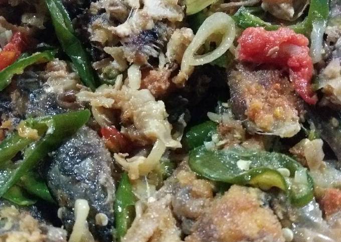 Resep Lele Cabe Hijau oleh Widjie Astuti - Cookpad