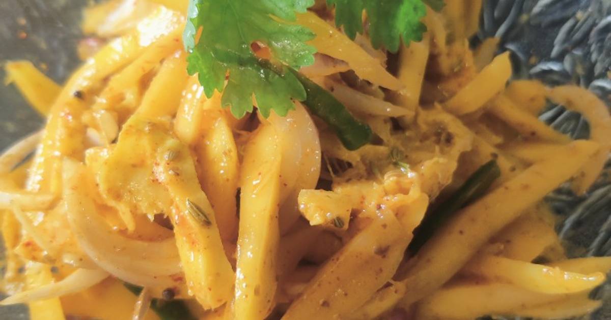 Raw mango onion salad Recipe by Vidyutaa Kashyap - Cookpad