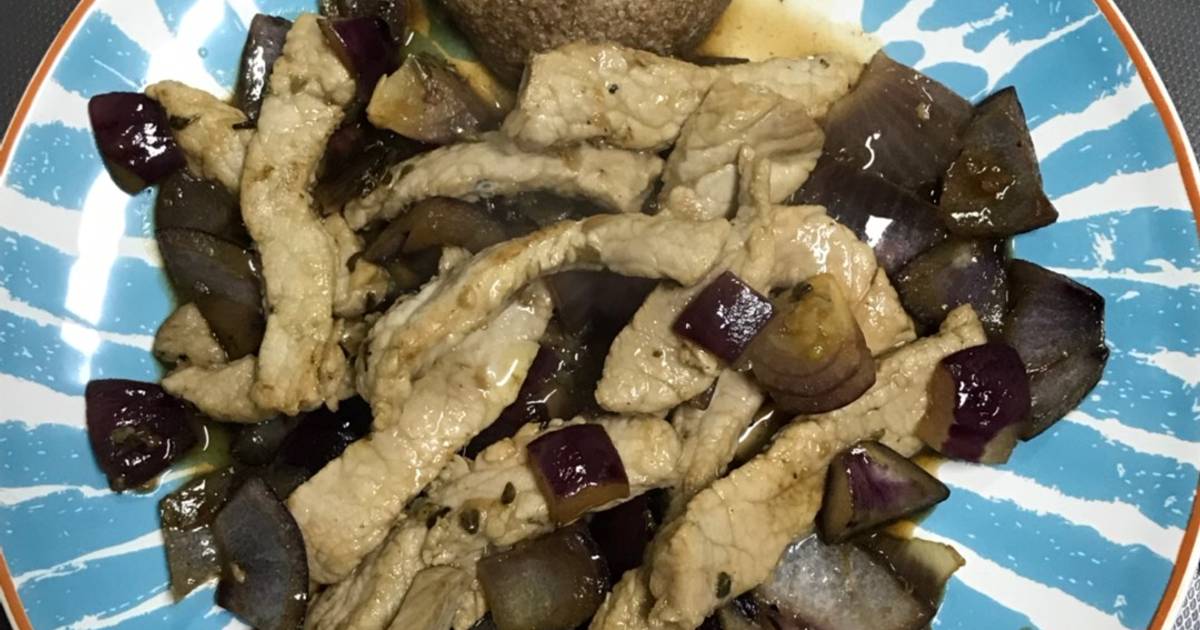 Lomo con cebolla en wok. Cena para uno, en 7 minutos Receta de @tesa ...
