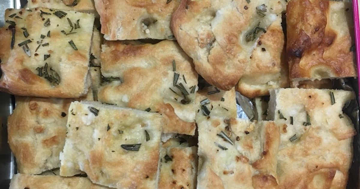 Rosemary And Olive Oil Bread Recipe by Hayley Bradley - Cookpad