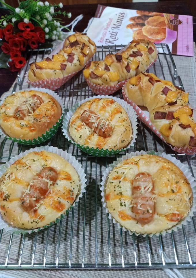 Resep Roti Sosis & Smoke Beef oleh Heny Widiastuti - Cookpad