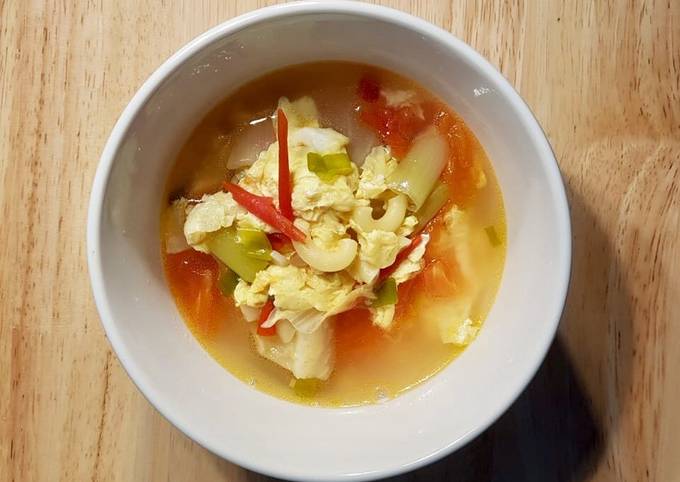 Resep Sup Tomat Telur oleh Indah - Cookpad