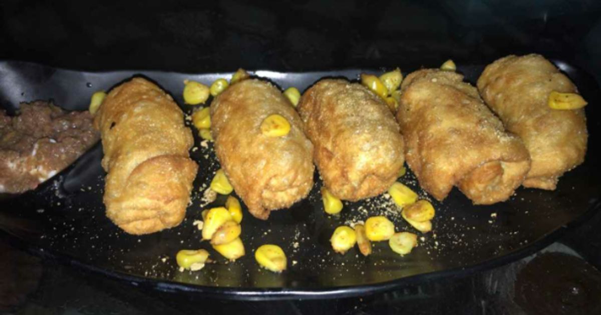 Cheese Corn Roll Recipe by Sunaina Av - Cookpad