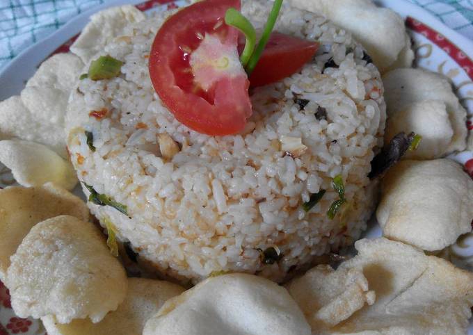 Resep Nasi goreng pindang oleh Aisyah Aditya - Cookpad
