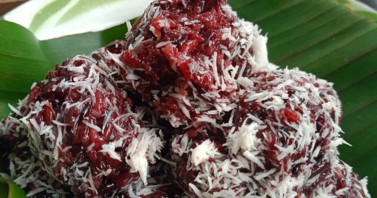 Resep Ketan Hitam Kukus Tabur Kelapa Parut oleh Esty Ridho Hakim - Cookpad