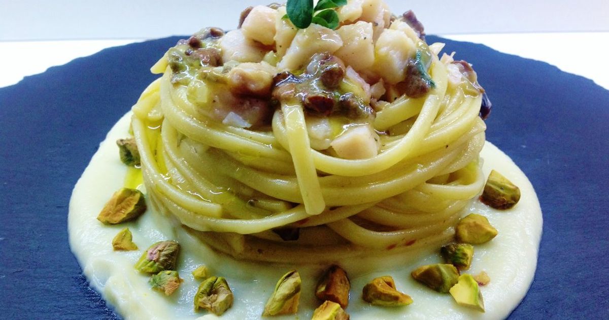 Ricetta Linguine Mantecate Con Cipollotto E Acciuga, Con Filetto Di ...