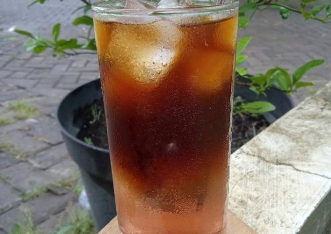 Resep Es Kopi Rosella oleh Devalesha Kitchen - Cookpad