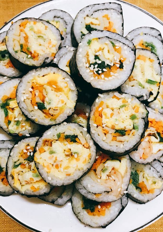 Cách Làm Món Cơm cuộn hàn quốc của Queenie Bae - Cookpad