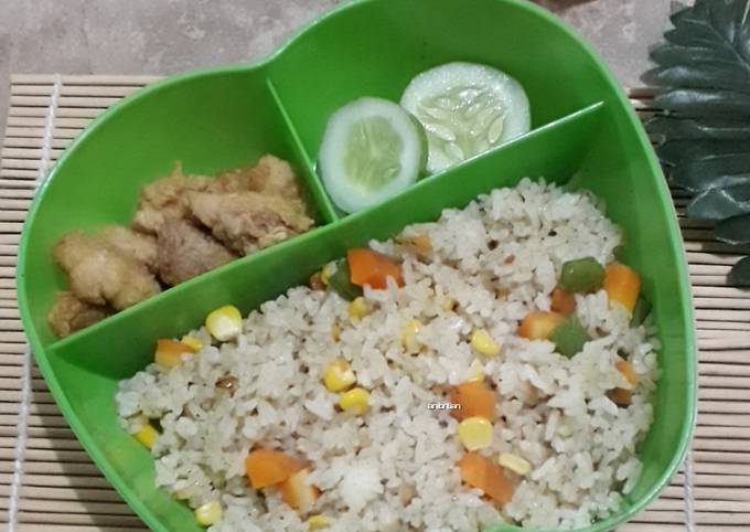 Resep Bekal anak/bento anak(nasgor ceria) oleh Ani Brilian - Cookpad