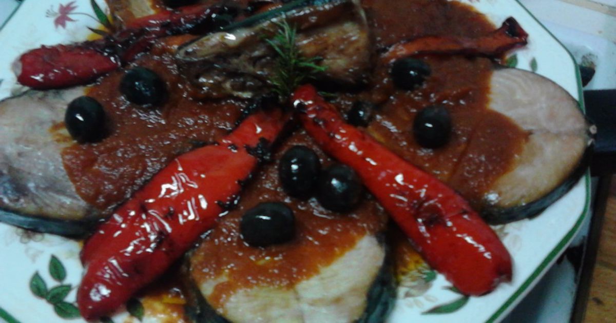 Bonito Frito Con Cebolla, Tomate Y Aceitunas Al Romero Receta de penchi ...