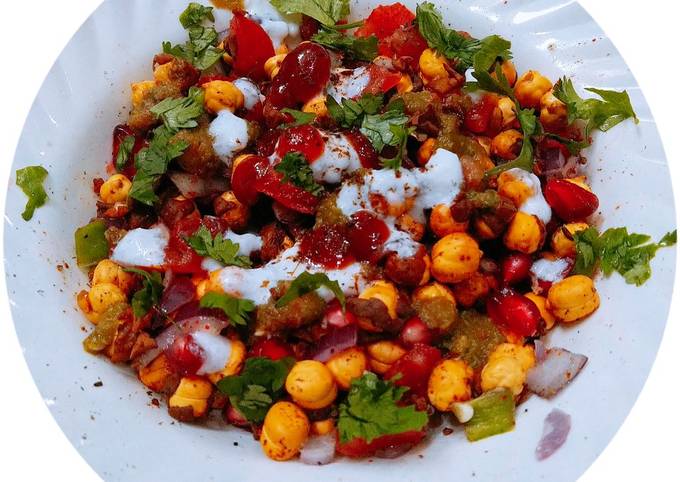 Dry rosted chana chaat Recipe by Priyanka Byadwal - Cookpad