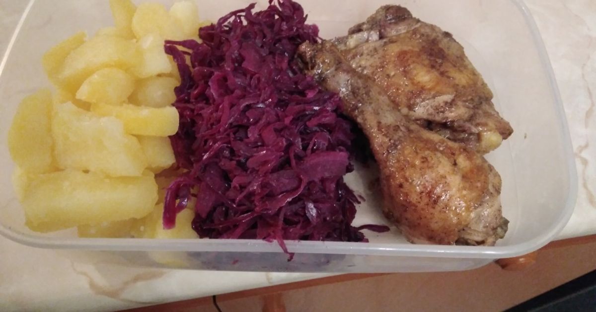 Sült Csirkecomb Párolt Káposztával, Főtt Burgonyával | Takács Lászlóné ...