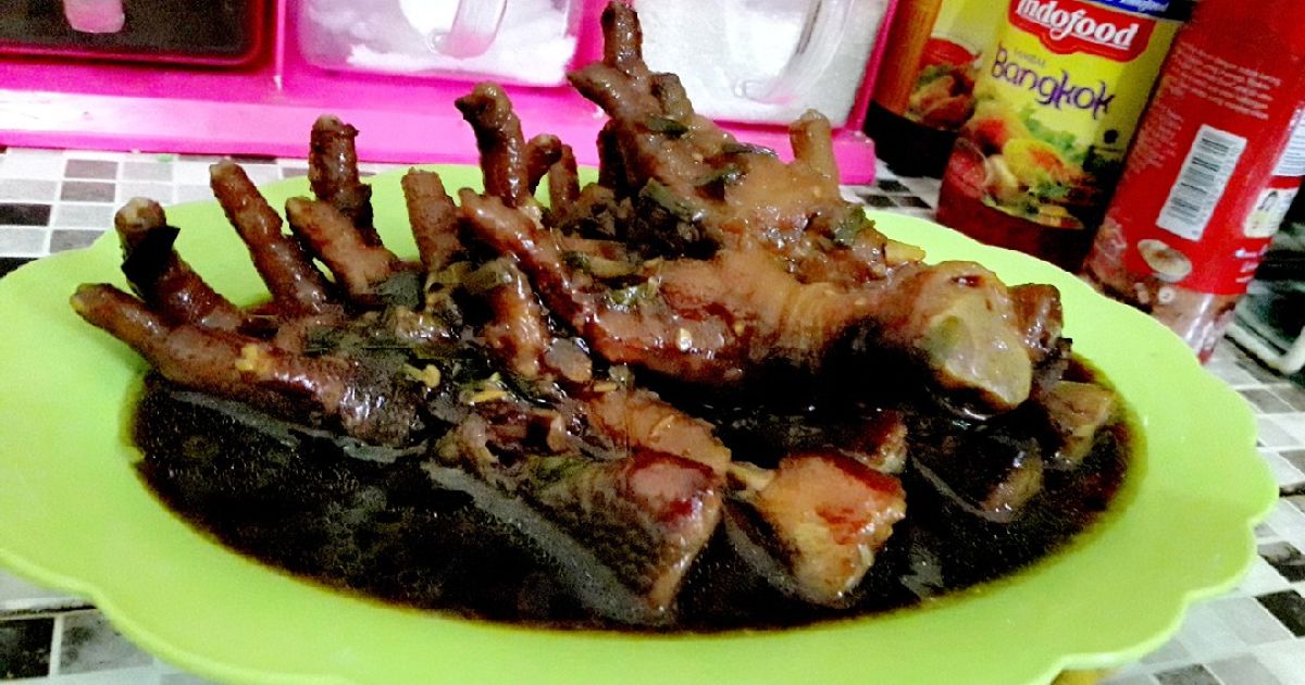 Resep Ceker Ayam Hitam Manis Pedas oleh Lien selin 👧 - Cookpad