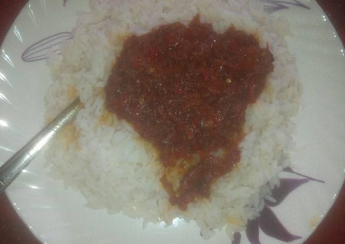 White rice with stew Recipe by Mum Khadijah - Cookpad