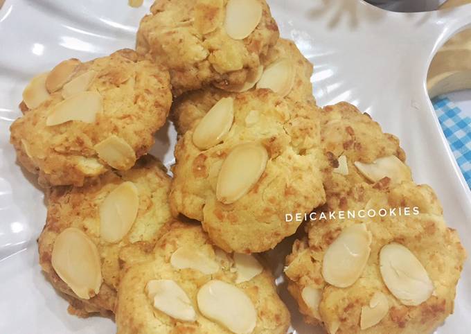Resep Almond Cookies Simple oleh Kristina Heryawati - Cookpad