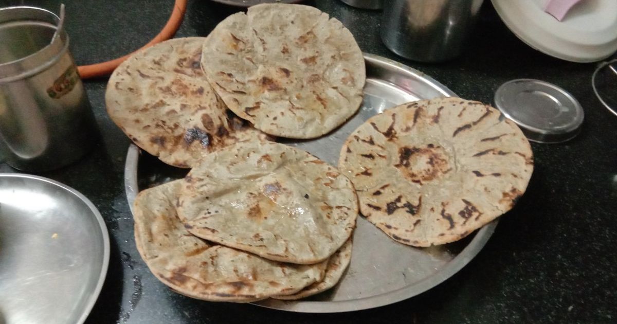 Bajri Milet Rotla Gamthi Style (Make With Two Palm) Recipe by Daxa ...