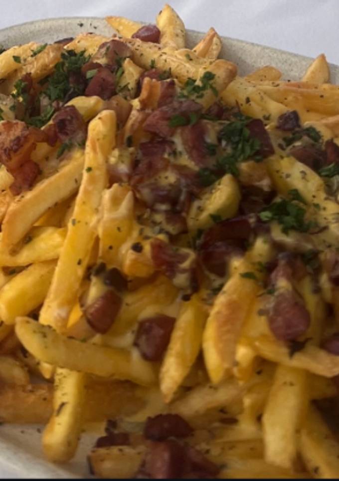 Batata frita com queijo e bacon Receita por Maria do Carmo - Cookpad