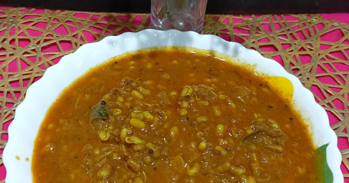 Moth Beans Curry Recipe by Rita Talukdar Adak - Cookpad