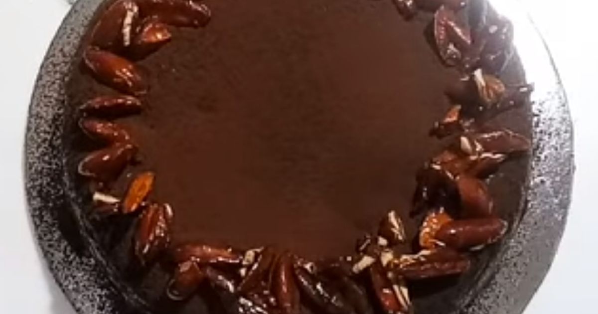 Choco Almond Cake Recipe by Abha Shah - Cookpad