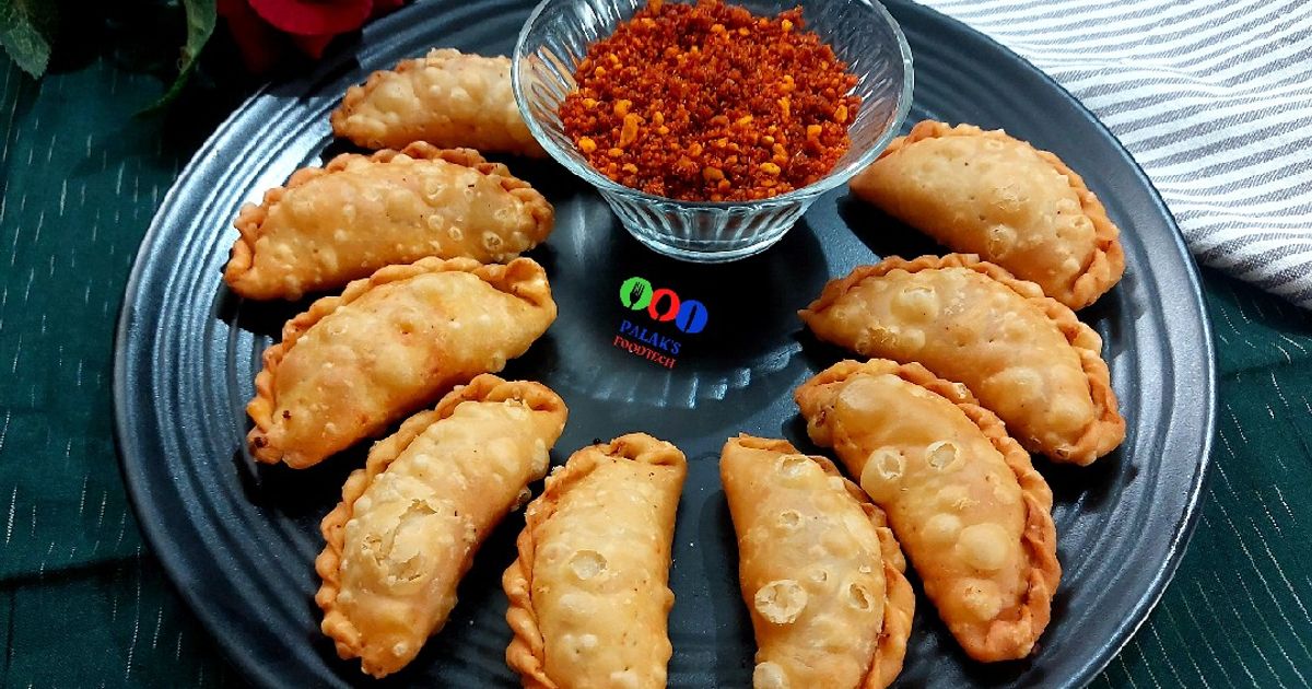 Palak Sheth દ્વારા રેસીપી તીખા ઘુઘરા(Spicy Ghughra Recipe In Gujarati ...