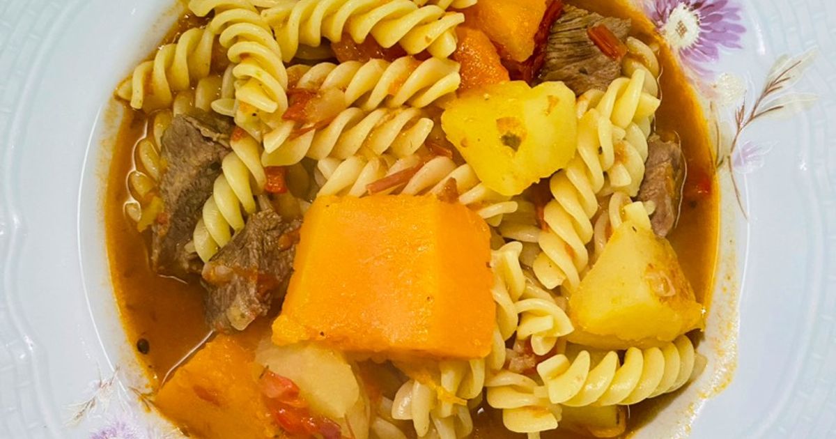 Guiso De Fideos Con Carne Y Verduras Receta de Norali