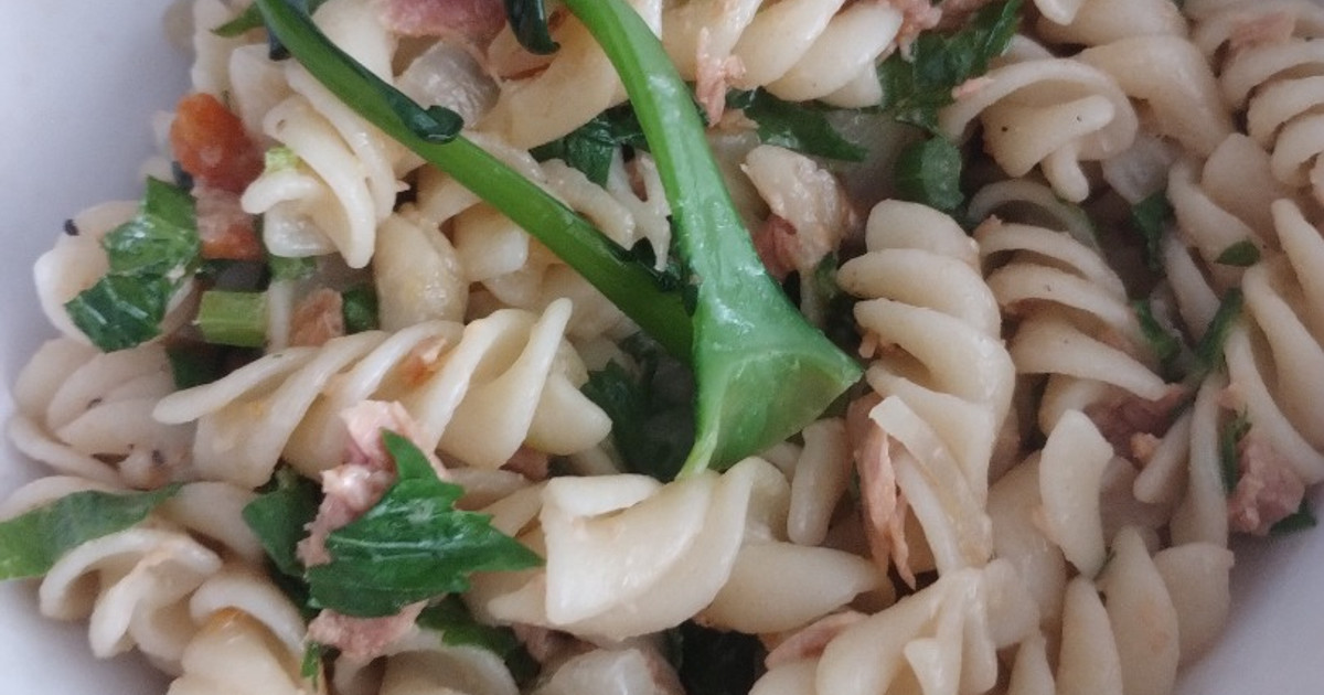 Tornillos Con Apio Al Atún Receta de Dilma More 🇨🇴- Cookpad